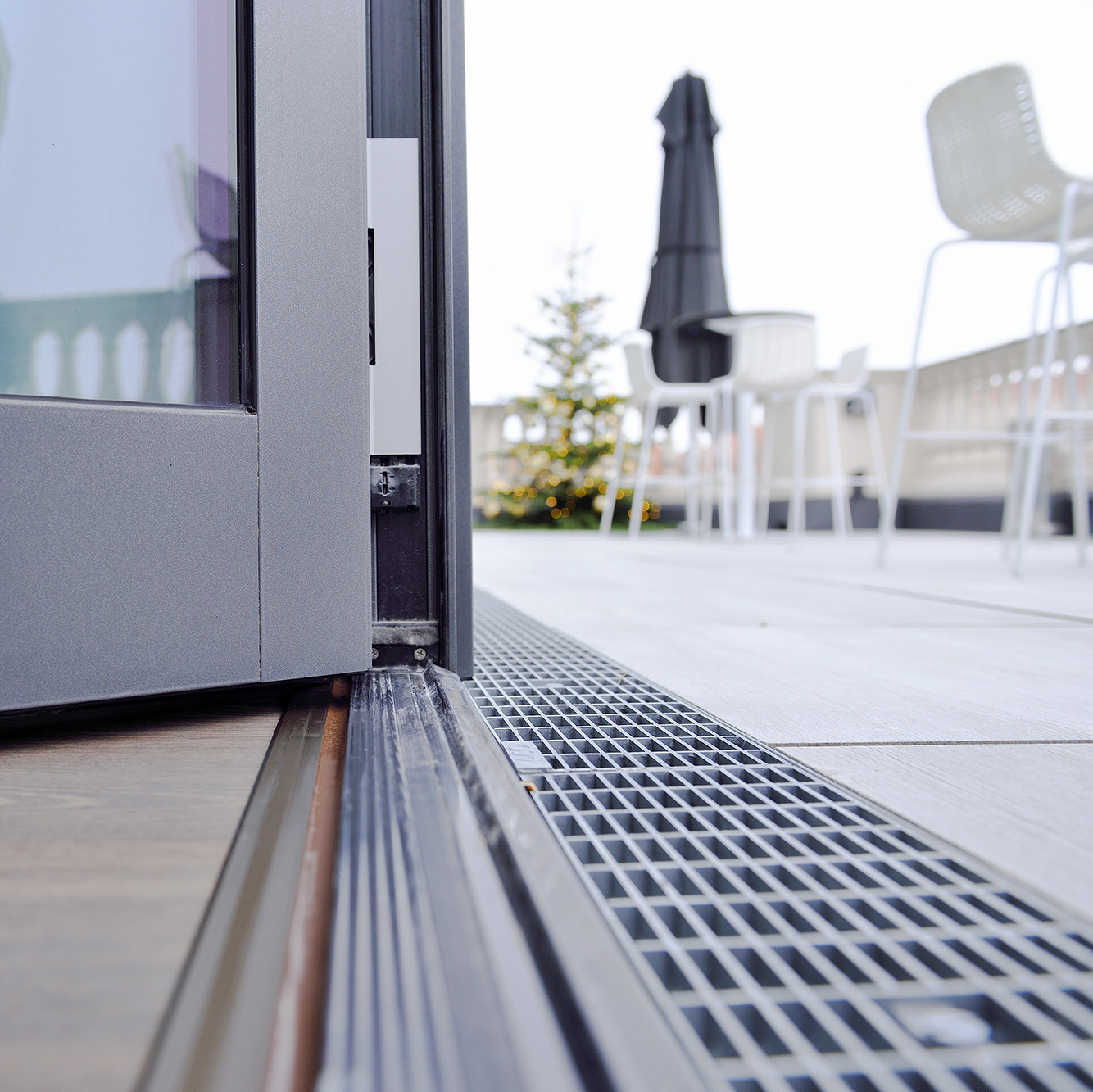 Frameline, afwatering voor dakterrassen met tegels op tegeldragers