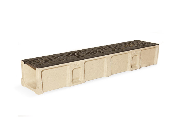 Large, caniveau de drainage avec une taille de plus