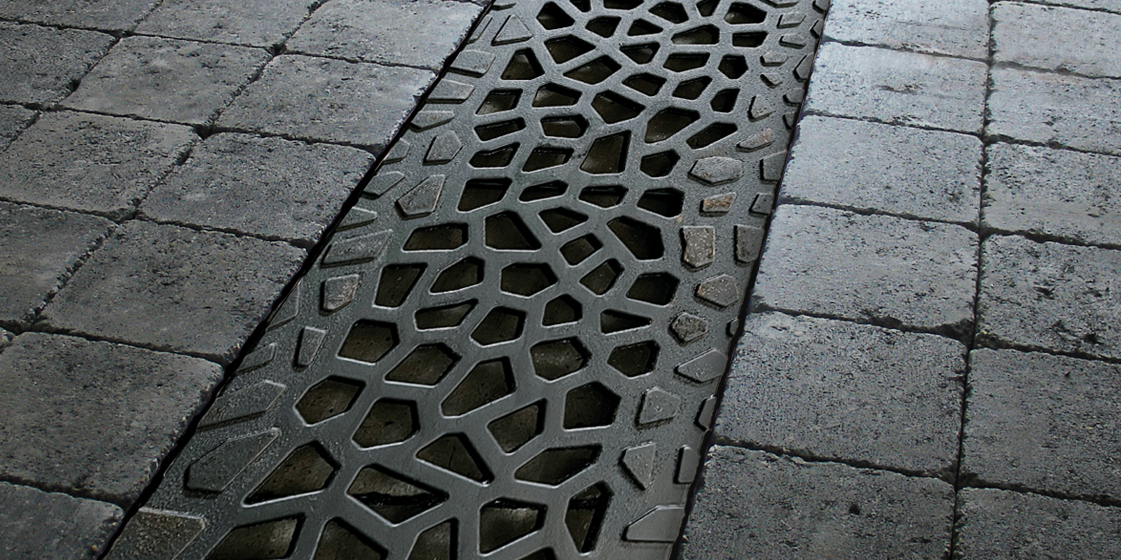 Large, caniveau de drainage avec une taille de plus